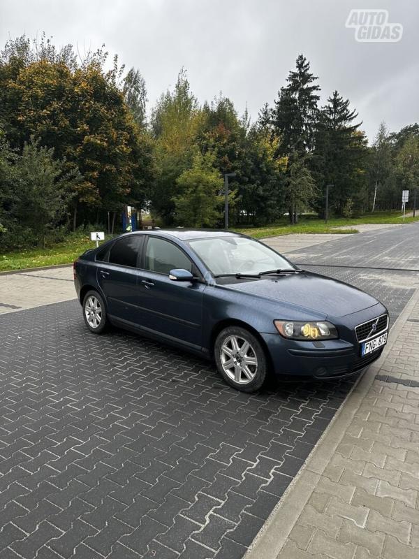 Volvo S40 2005 Jurbarkas, ar dzinēja tilpumu 2.00 L un nobraukumu 352 tūkst. km par 1300 €, foto 4 vietnē AUTOMOTO.COM.LV