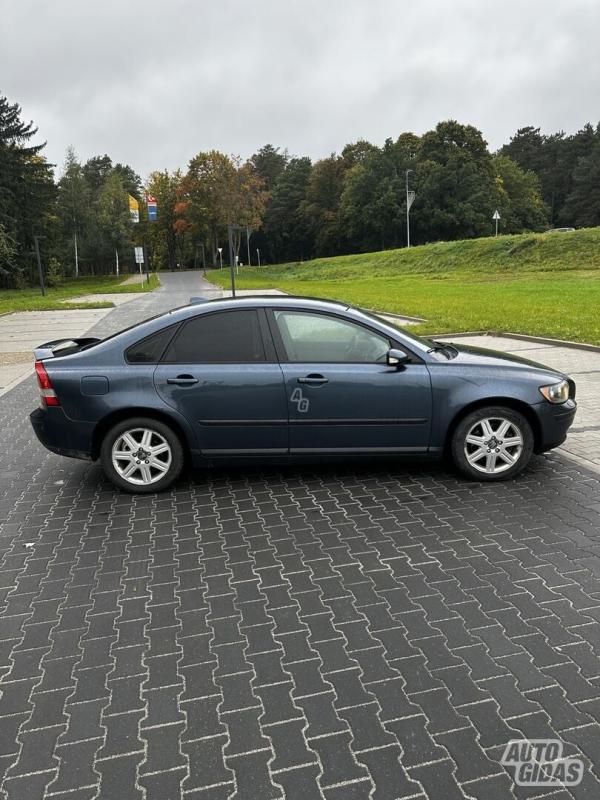 Volvo S40 2005 Jurbarkas, ar dzinēja tilpumu 2.00 L un nobraukumu 352 tūkst. km par 1300 €, foto 5 vietnē AUTOMOTO.COM.LV