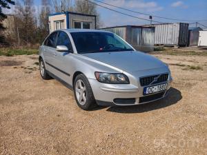 Volvo S40 2006 Rīga, ar dzinēja tilpumu 1.60 L un nobraukumu 255 tūkst. km par 2750 €, foto 5 vietnē AUTOMOTO.COM.LV