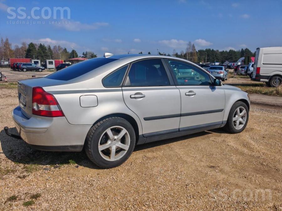 Volvo S40 2006 Rīga, ar dzinēja tilpumu 1.60 L un nobraukumu 255 tūkst. km par 2750 €, foto 7 vietnē AUTOMOTO.COM.LV