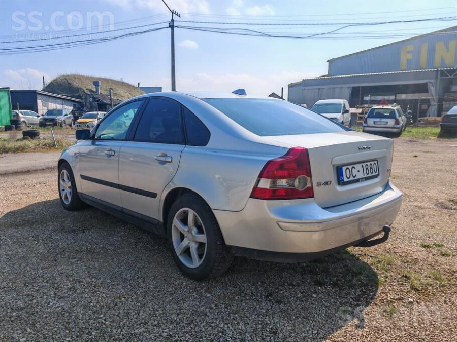Volvo S40 2006 Rīga, ar dzinēja tilpumu 1.60 L un nobraukumu 255 tūkst. km par 2750 €, foto 10 vietnē AUTOMOTO.COM.LV