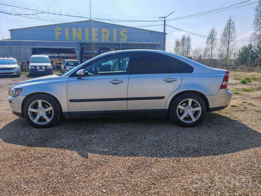 Volvo S40 2006 Rīga, ar dzinēja tilpumu 1.60 L un nobraukumu 255 tūkst. km par 2750 €, foto 11 vietnē AUTOMOTO.COM.LV