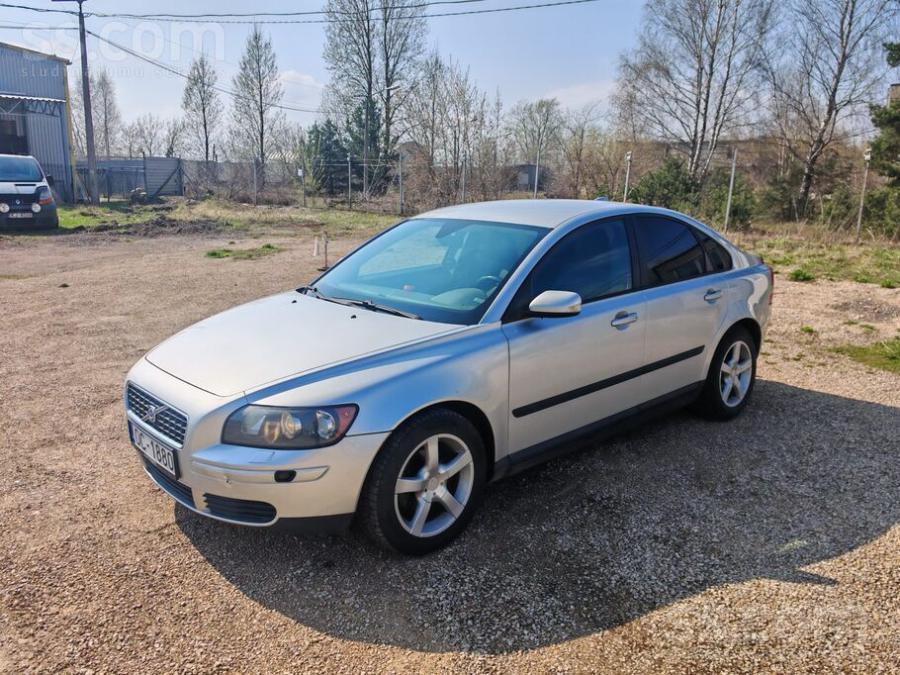 Volvo S40 2006 Rīga, ar dzinēja tilpumu 1.60 L un nobraukumu 255 tūkst. km par 2750 €, foto 12 vietnē AUTOMOTO.COM.LV