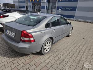 Volvo S40 2006 in Siauliai, with an engine capacity of 1.60 L and mileage of 314 thousand km for 800 €, photo 5 on AUTOMOTO.COM.LV