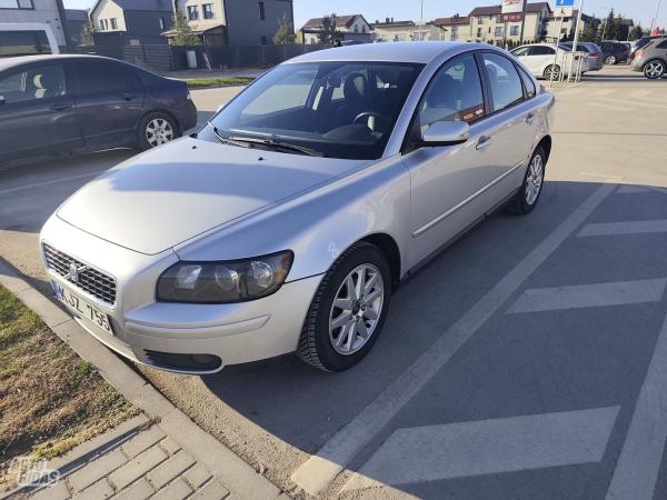Volvo S40 2006 in Kaunas, with an engine capacity of 1.60 L and mileage of 251 thousand km for 1000 €, photo 1 on AUTOMOTO.COM.LV