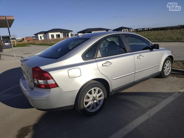 Volvo S40 2006 in Kaunas, with an engine capacity of 1.60 L and mileage of 251 thousand km for 1000 €, photo 2 on AUTOMOTO.COM.LV