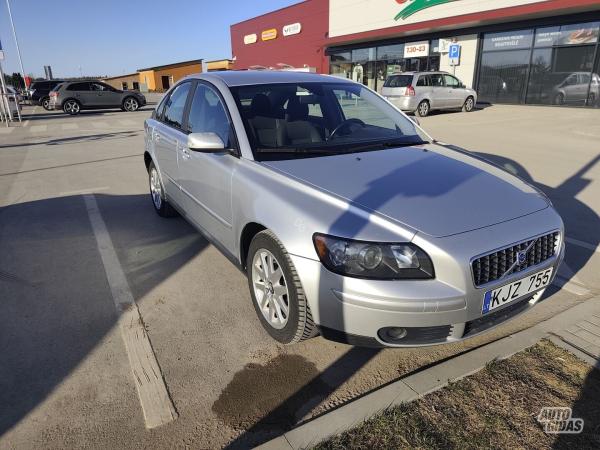 Volvo S40 2006 in Kaunas, with an engine capacity of 1.60 L and mileage of 251 thousand km for 1000 €, photo 3 on AUTOMOTO.COM.LV