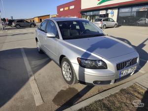 Volvo S40 2006 Kauņa, ar dzinēja tilpumu 1.60 L un nobraukumu 251 tūkst. km par 1000 €, foto 4 vietnē AUTOMOTO.COM.LV