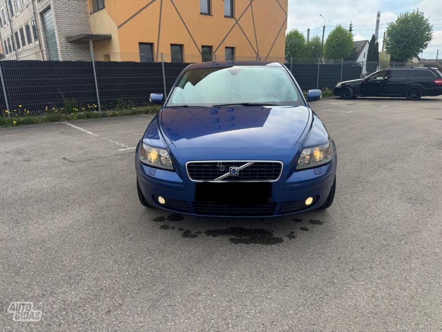 Volvo S40 2006 in Siauliai, with an engine capacity of 1.60 L and mileage of 308 thousand km for 1450 €, photo 4 on AUTOMOTO.COM.LV