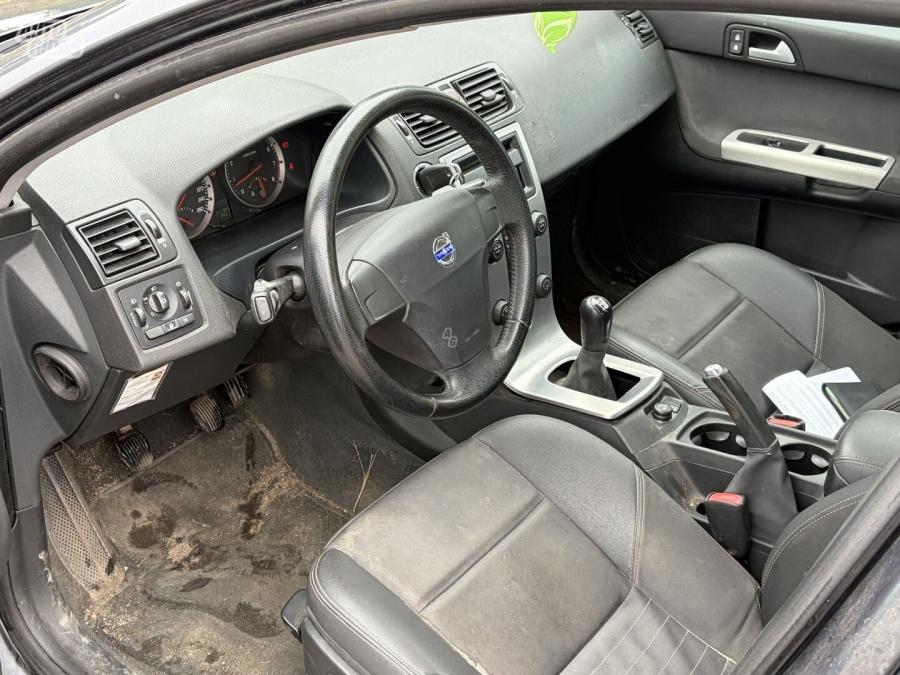 Вольво С40 2006 в Ионава, объемом двигателя 1.80 л и пробегом 300 тыс. км за 500 €, фото 10 на AUTOMOTO.COM.LV