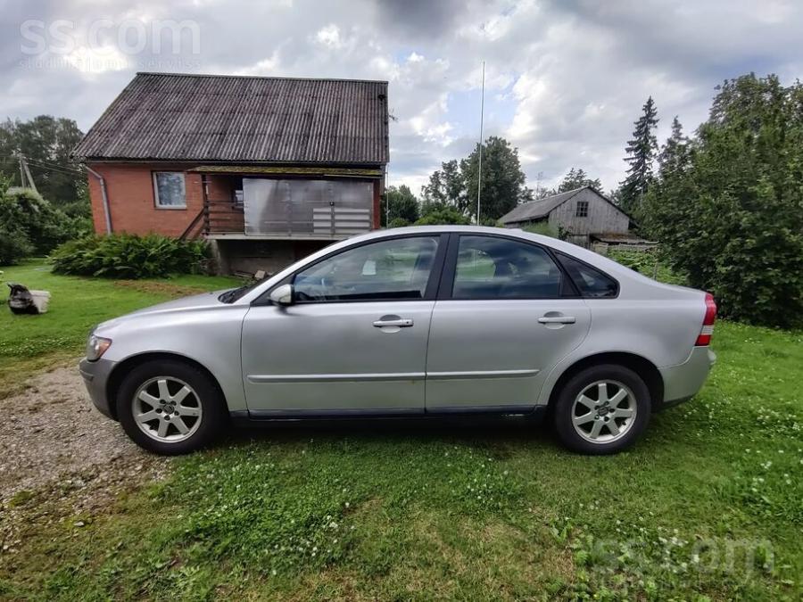 Вольво С40 2006 в Рига, объемом двигателя 1.80 л и пробегом 285 тыс. км за 800 €, фото 3 на AUTOMOTO.COM.LV