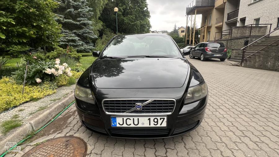 Volvo S40 2006 in Kaunas, with an engine capacity of 1.60 L and mileage of 242 thousand km for 2000 €, photo 3 on AUTOMOTO.COM.LV