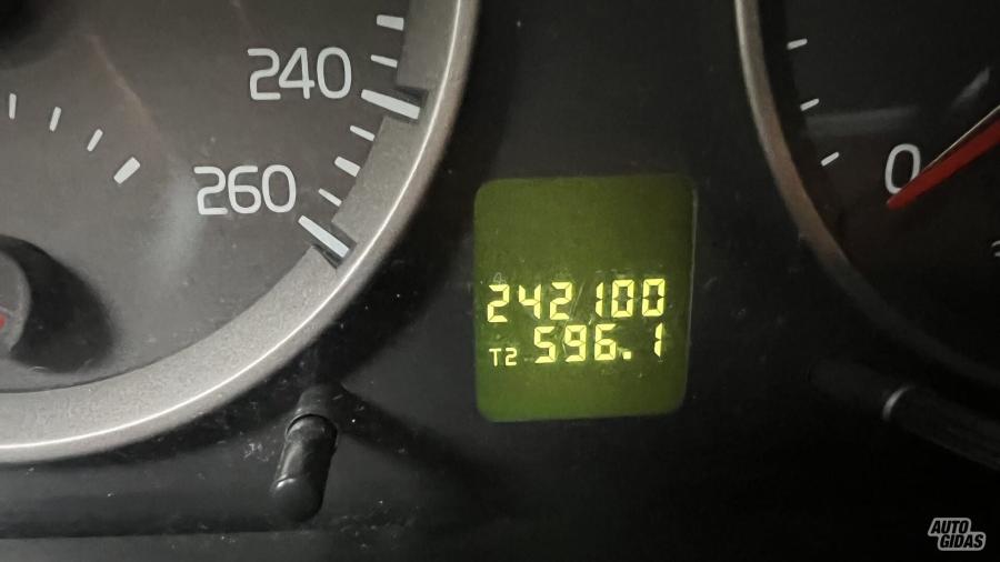 Volvo S40 2006 in Kaunas, with an engine capacity of 1.60 L and mileage of 242 thousand km for 2000 €, photo 7 on AUTOMOTO.COM.LV