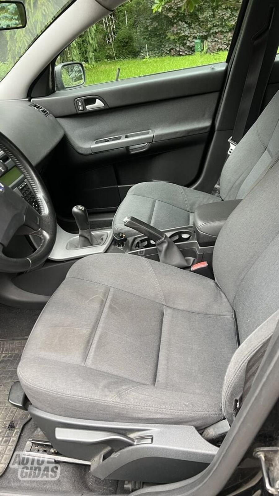 Volvo S40 2006 in Kaunas, with an engine capacity of 1.60 L and mileage of 242 thousand km for 2000 €, photo 8 on AUTOMOTO.COM.LV