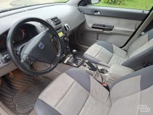 Volvo S40 2006 in Silute, with an engine capacity of 1.60 L and mileage of 267 thousand km for 1050 €, photo 6 on AUTOMOTO.COM.LV