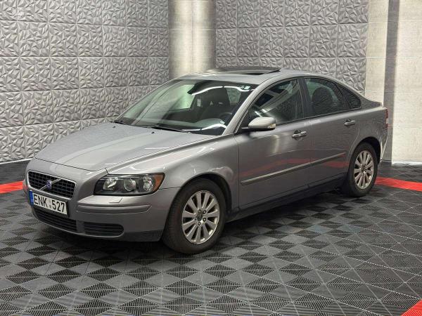 Вольво С40 2006 в Каунас на AUTOMOTO.COM.LV Вольво С40 2006 в Каунас, объемом двигателя 2.44 л и пробегом 74 тыс. км за 4800 €, фото 1 на AUTOMOTO.COM.LV