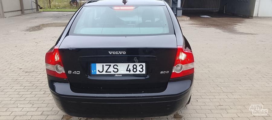 Volvo S40 2006 in Vilkaviskis, with an engine capacity of 2.00 L and mileage of 309 thousand km for 600 €, photo 4 on AUTOMOTO.COM.LV