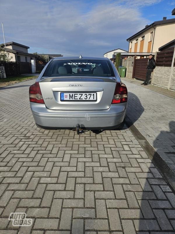 Volvo S40 2006 in Kaunas on AUTOMOTO.COM.LV Volvo S40 2006 in Kaunas, with an engine capacity of 2.00 L and mileage of 367 thousand km for 1000 €, photo 5 on AUTOMOTO.COM.LV