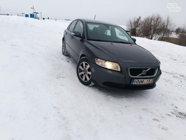 Volvo S40 2007 in Vievis, with an engine capacity of 1.60 L and mileage of 374 thousand km for 1100 €, photo 2 on AUTOMOTO.COM.LV
