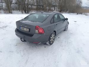 Volvo S40 2007 in Vievis, with an engine capacity of 1.60 L and mileage of 374 thousand km for 1100 €, photo 3 on AUTOMOTO.COM.LV