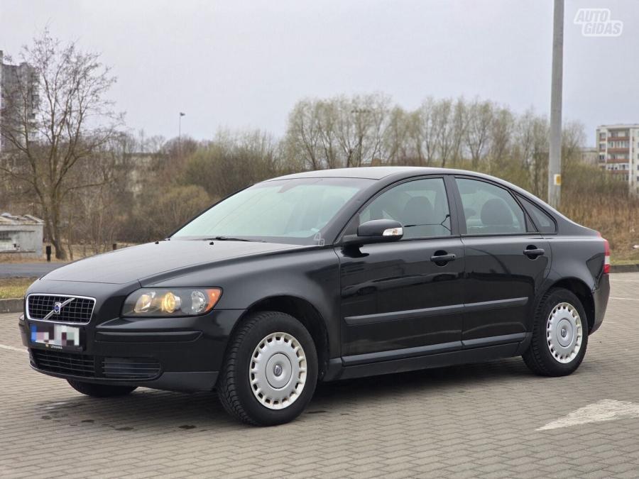 Volvo S40 2007 in Vilnius, with an engine capacity of 1.60 L and mileage of 264 thousand km for 1100 €, photo 1 on AUTOMOTO.COM.LV