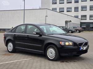 Volvo S40 2007 in Vilnius, with an engine capacity of 1.60 L and mileage of 264 thousand km for 1100 €, photo 3 on AUTOMOTO.COM.LV