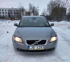 Volvo S40 2008 Rīga, ar dzinēja tilpumu 2.00 L un nobraukumu 250 tūkst. km par 1750 €, foto  vietnē AUTOMOTO.COM.LV