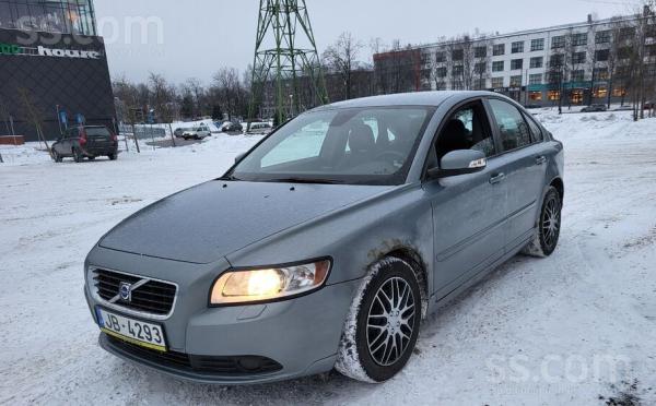 Volvo S40 2008 Rīga, ar dzinēja tilpumu 2.00 L un nobraukumu 250 tūkst. km par 1750 €, foto 2 vietnē AUTOMOTO.COM.LV