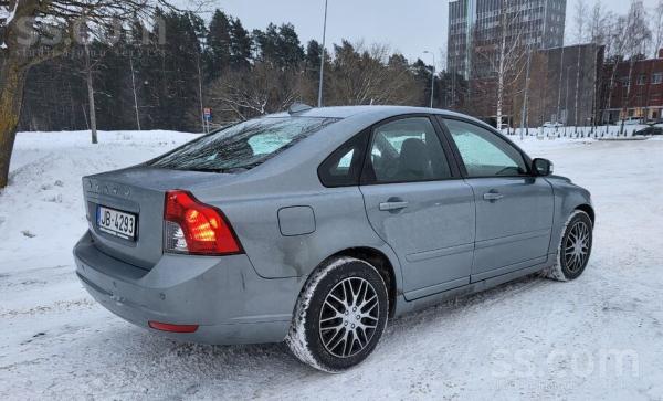 Volvo S40 2008 Rīga, ar dzinēja tilpumu 2.00 L un nobraukumu 250 tūkst. km par 1750 €, foto 4 vietnē AUTOMOTO.COM.LV