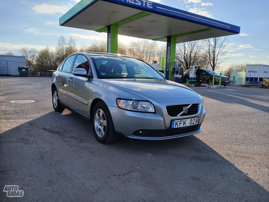 Volvo S40 2008 in Vilnius, with an engine capacity of 1.60 L and mileage of 236 thousand km for 3350 €, photo 1 on AUTOMOTO.COM.LV