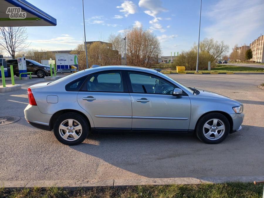 Volvo S40 2008 in Vilnius, with an engine capacity of 1.60 L and mileage of 236 thousand km for 3350 €, photo 4 on AUTOMOTO.COM.LV