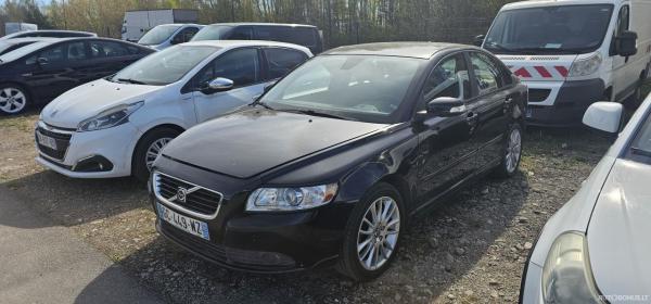 Volvo S40 2008 Kauņa, ar dzinēja tilpumu 2.00 L un nobraukumu 223 tūkst. km par 2900 €, foto 1 vietnē AUTOMOTO.COM.LV