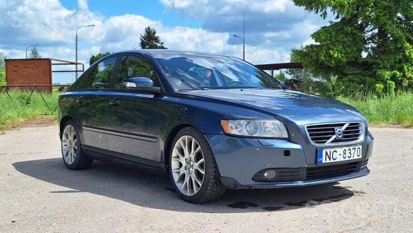 Volvo S40 2008 Bauska, ar dzinēja tilpumu 2.00 L un nobraukumu 322 tūkst. km par 2000 €, foto 2 vietnē AUTOMOTO.COM.LV