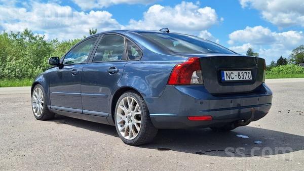 Volvo S40 2008 Bauska, ar dzinēja tilpumu 2.00 L un nobraukumu 322 tūkst. km par 2000 €, foto 4 vietnē AUTOMOTO.COM.LV