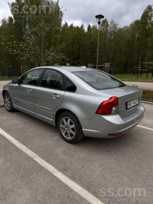 Volvo S40 2008 in Saldus, with an engine capacity of 1.60 L and mileage of 170 thousand km for 2500 €, photo 3 on AUTOMOTO.COM.LV