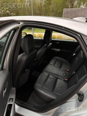 Volvo S40 2008 in Saldus, with an engine capacity of 1.60 L and mileage of 170 thousand km for 2500 €, photo 9 on AUTOMOTO.COM.LV