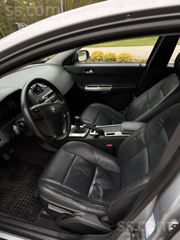Volvo S40 2008 in Saldus, with an engine capacity of 1.60 L and mileage of 170 thousand km for 2500 €, photo 10 on AUTOMOTO.COM.LV