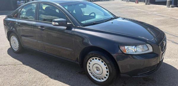 Volvo S40 2008 in Kaunas, with an engine capacity of 1.56 L and mileage of 441 thousand km for 2500 €, photo 3 on AUTOMOTO.COM.LV