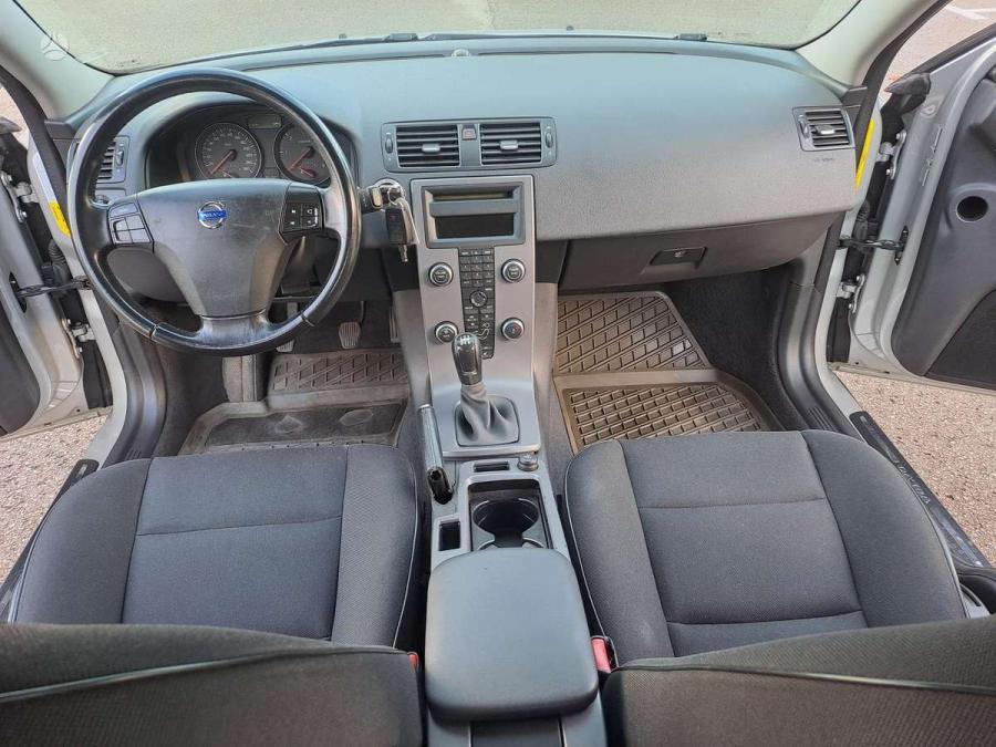 Volvo S40 2008 in Siauliai, with an engine capacity of 1.60 L and mileage of 241 thousand km for 3150 €, photo 11 on AUTOMOTO.COM.LV