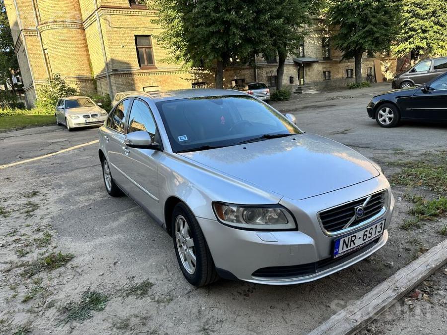 Volvo S40 2009 Rīga, ar dzinēja tilpumu 2.00 L un nobraukumu 272 tūkst. km par 1982 €, foto 3 vietnē AUTOMOTO.COM.LV