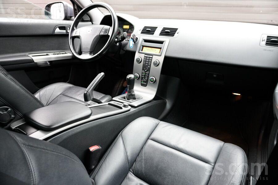 Volvo S40 2009 Rīga, ar dzinēja tilpumu 1.60 L un nobraukumu 201 tūkst. km par 4890 €, foto 6 vietnē AUTOMOTO.COM.LV