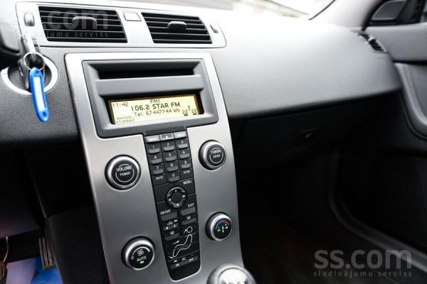 Volvo S40 2009 Rīga, ar dzinēja tilpumu 1.60 L un nobraukumu 201 tūkst. km par 4890 €, foto 8 vietnē AUTOMOTO.COM.LV