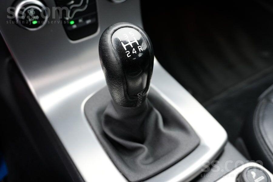 Volvo S40 2009 Rīga, ar dzinēja tilpumu 1.60 L un nobraukumu 201 tūkst. km par 4890 €, foto 11 vietnē AUTOMOTO.COM.LV