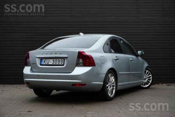 Volvo S40 2009 in Riga, with an engine capacity of 2.00 L and mileage of 356 thousand km for 4790 €, photo 3 on AUTOMOTO.COM.LV
