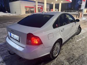Volvo S40 2009 in Kaunas, with an engine capacity of 1.60 L and mileage of 320 thousand km for 1890 €, photo 6 on AUTOMOTO.COM.LV