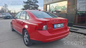 Volvo S40 2009 in Riga, with an engine capacity of 2.00 L and mileage of 241 thousand km for 3900 €, photo 4 on AUTOMOTO.COM.LV