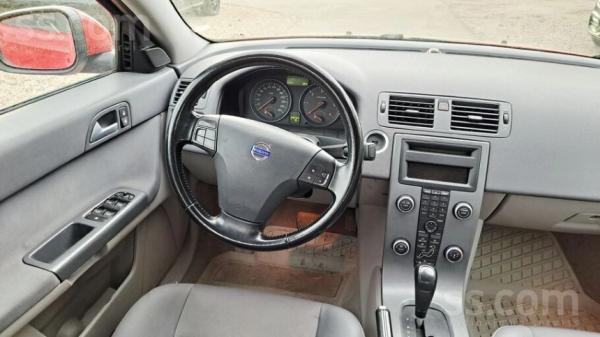 Volvo S40 2009 in Riga, with an engine capacity of 2.00 L and mileage of 241 thousand km for 3900 €, photo 8 on AUTOMOTO.COM.LV