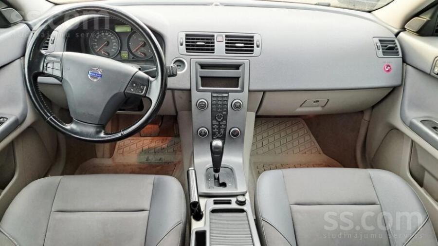 Volvo S40 2009 in Riga, with an engine capacity of 2.00 L and mileage of 241 thousand km for 3900 €, photo 11 on AUTOMOTO.COM.LV