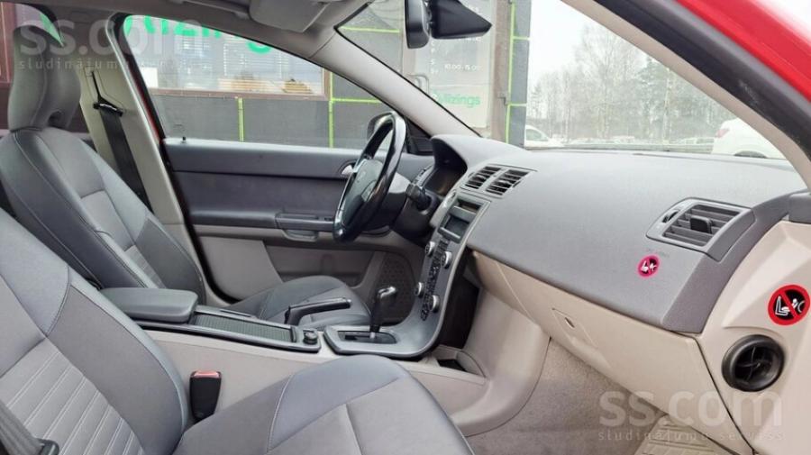 Volvo S40 2009 in Riga, with an engine capacity of 2.00 L and mileage of 241 thousand km for 3900 €, photo 17 on AUTOMOTO.COM.LV