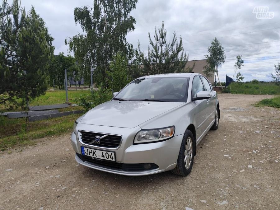Volvo S40 2009 in Vilnius, with an engine capacity of 1.60 L and mileage of 257 thousand km for 1900 €, photo 1 on AUTOMOTO.COM.LV